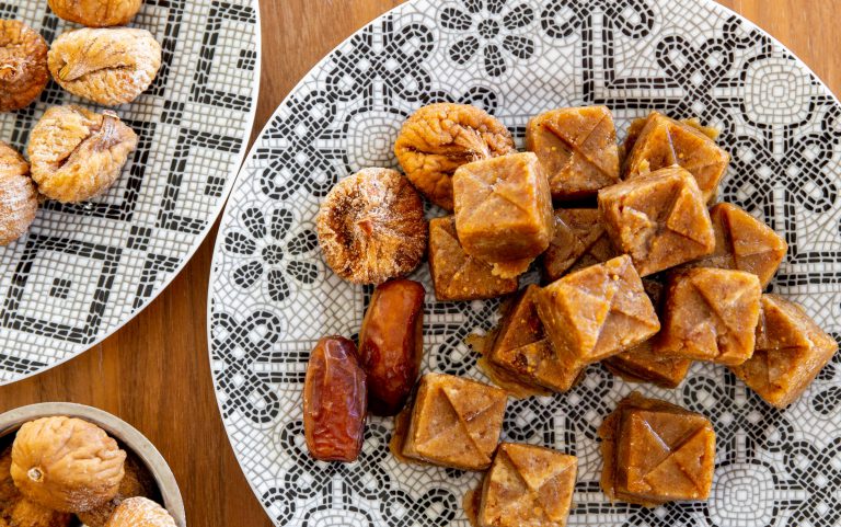 Dates and Figs Fudge | Rawismyreligion