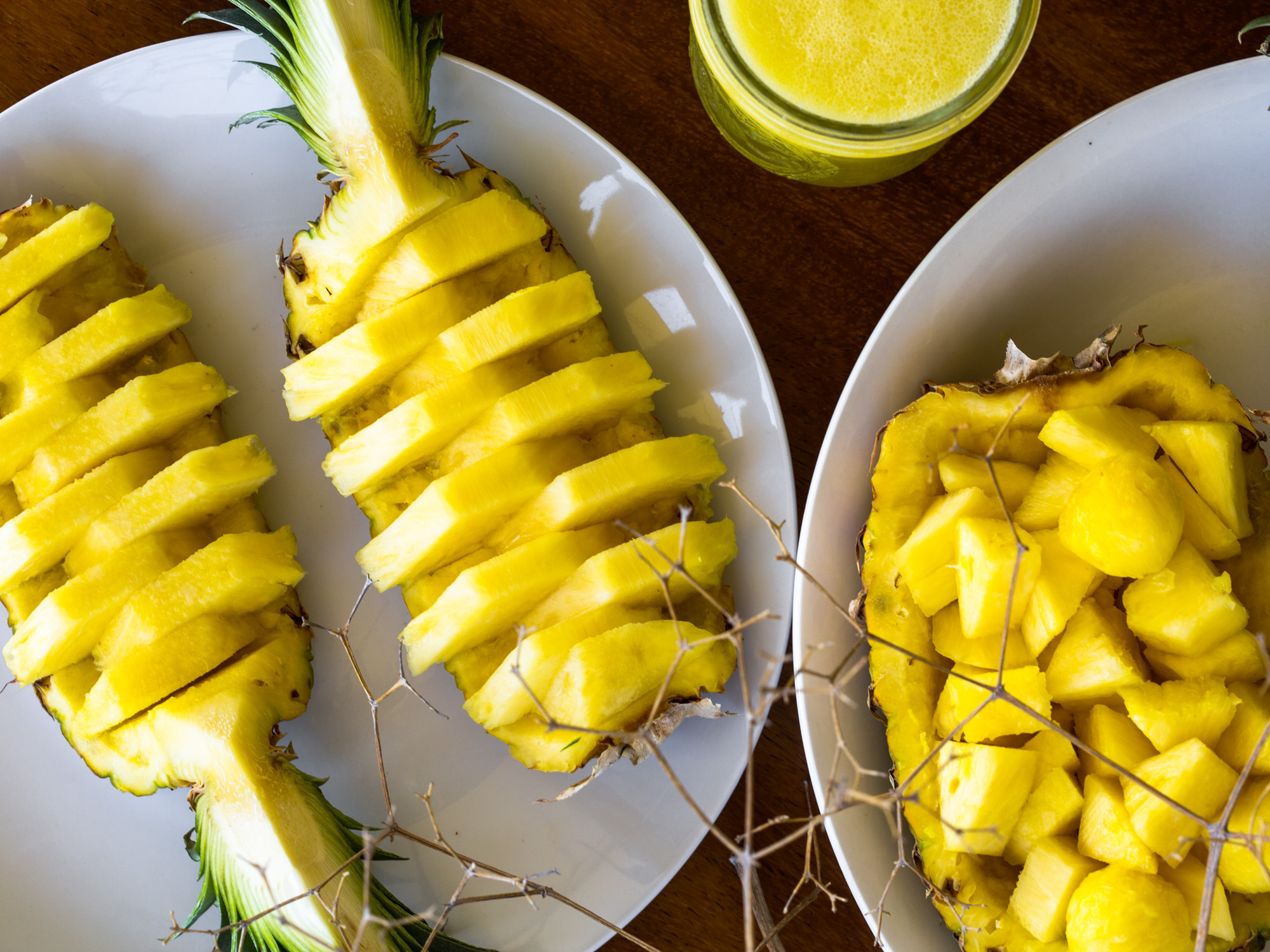 How I cut a pineapple | Rawismyreligion